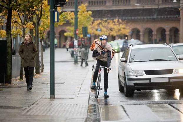 Top 8 Useful Tips For Handling A Long Bike Commute