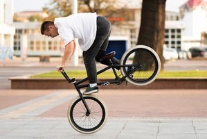 The Best Bike For Wheelies In 2021 | Easiest Bike To Play